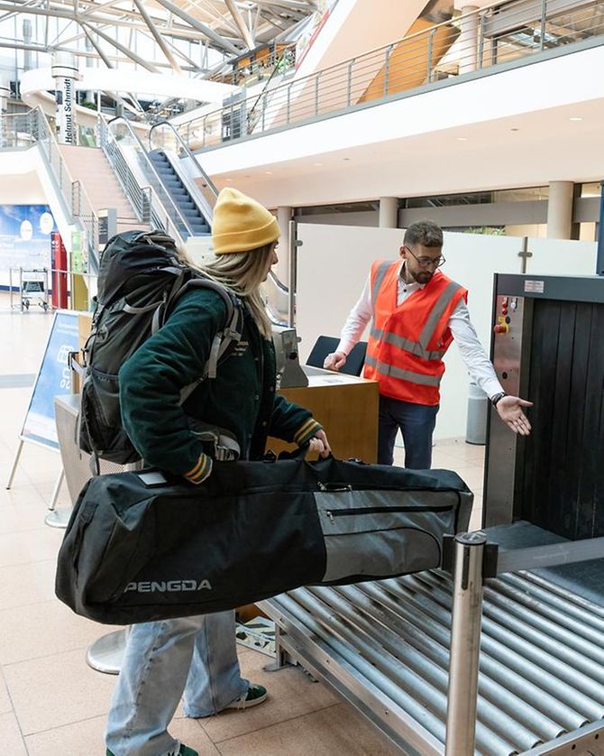 Baggage on the plane - rules & regulations - Hamburg Airport